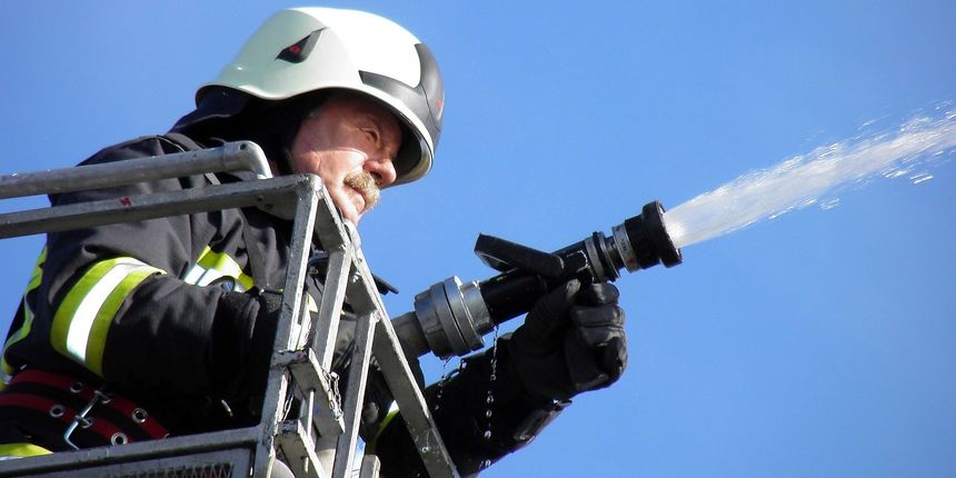 DAN VATROGASACA Biti vatrogasac je opasan, human i požrtvovan posao