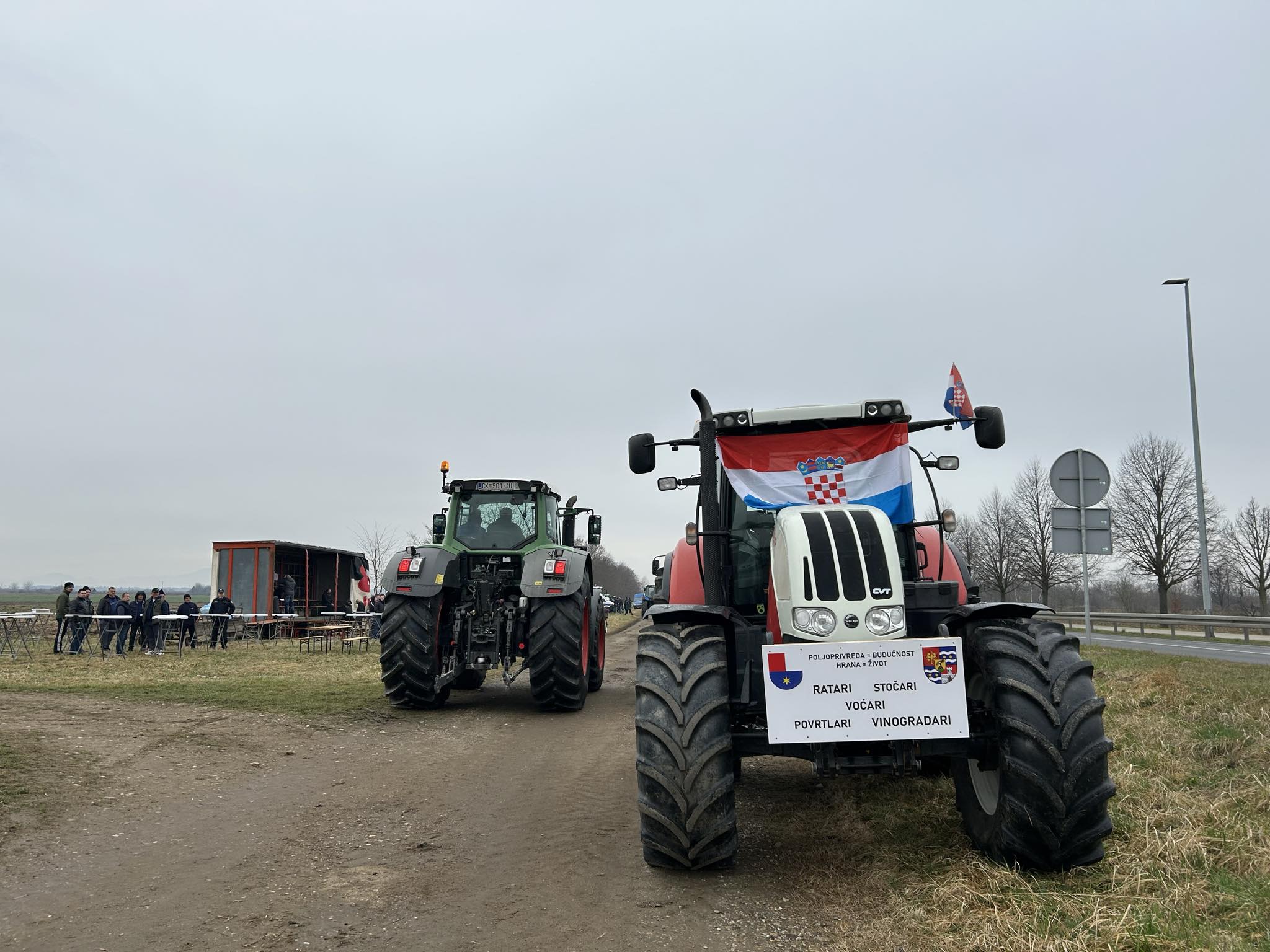 Prosvjed poljoprivrednika u Đakovu i Čakovcu: Ovako dalje ne može ...