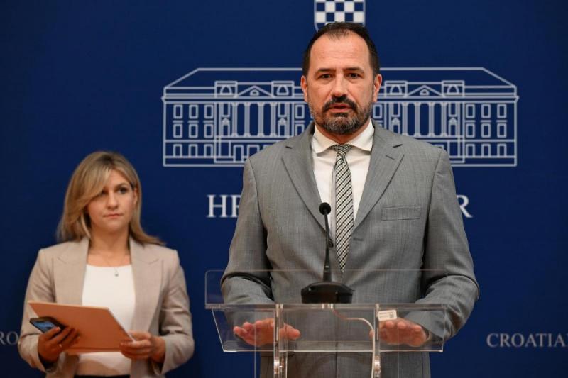 Peternel o Pupovcu: Neprihvatljivo je da iz HDZ-a inzistiraju na tome