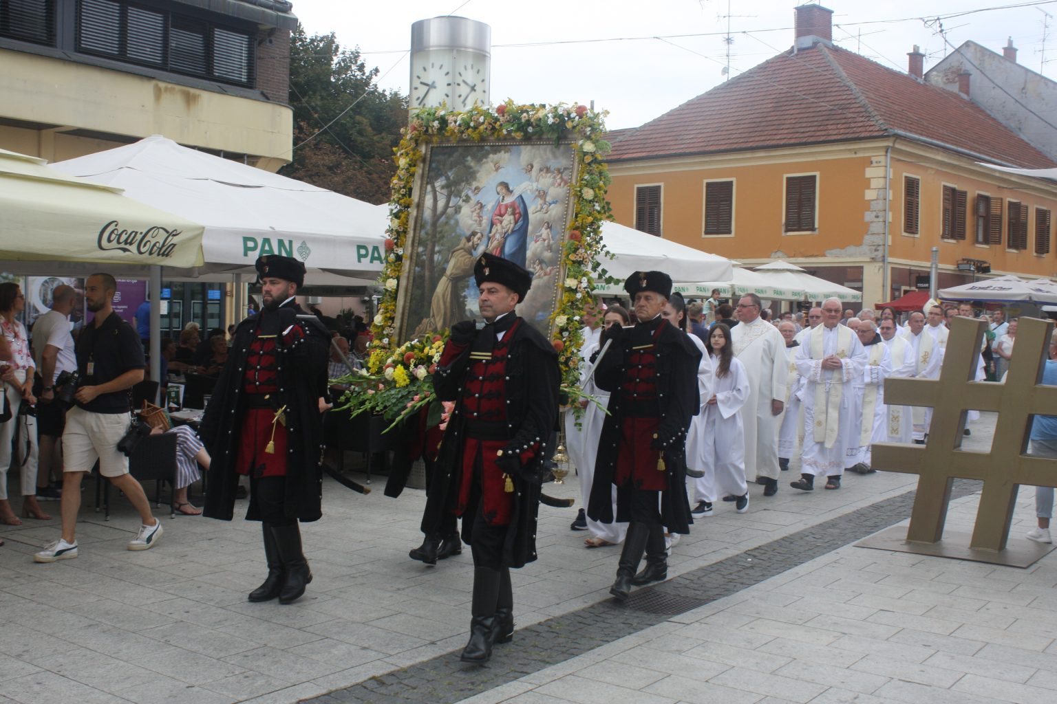 Procesijom i svetom misom u Čakovcu proslavljen blagdan Gospe od Anđela